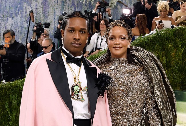 Kemesraan Rihanna dan A$AP Rocky di Met Gala Sebelum Terjadi 'Pertengkaran'