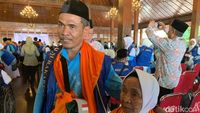 Kisah Mbah Kasmi, Calhaj Tertua Asal Solo yang Rela Tunda Keberangkatan ...