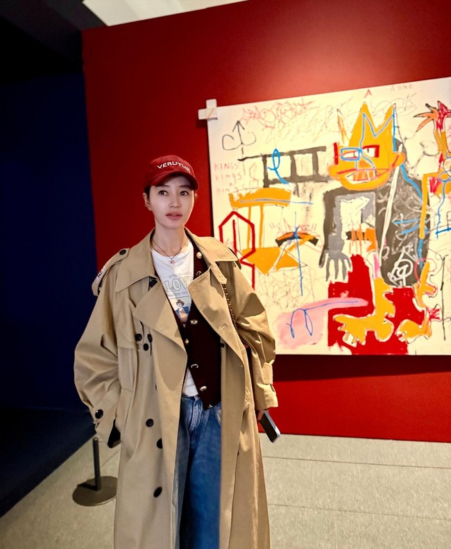 Pesona Aktris Kim Hye Soo di Usia 56, Gayanya Pakai Rok Mini Jadi Sorotan