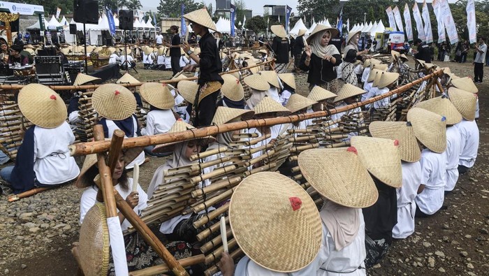 Festival Calung Renteng Jadi Ajang Pelestarian Budaya Lokal