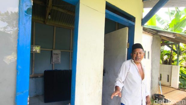 Kisah Pilu Udin Tiga Tahun Tinggal Sendirian di Pemakaman Kuningan