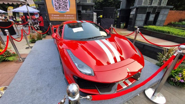 Lelang Barang Rampasan, Kejagung Pamerkan Ferrari hingga Tas Mewah di CFD