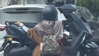 Polisi Pastikan Pemotor Angkut Motor di Makassar Ditilang: Membahayakan!