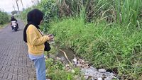 Geger Temuan Limbah Jarum Suntik di Parit Kedungkandang Kota Malang