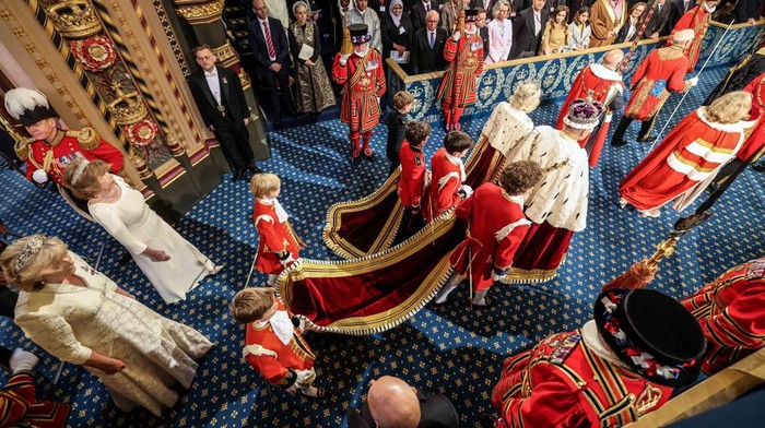 Raja Charles III dan Ratu Camilla Hadiri Pembukaan Parlemen Inggris