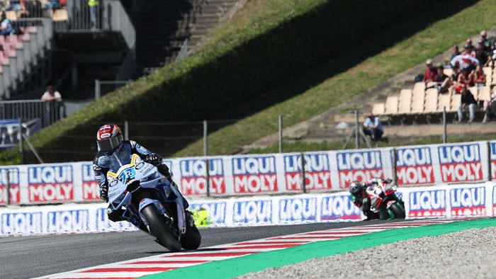 Hasil Sprint Race MotoGP Catalunya 2026: Ketat! Alex Marquez Asapi Acosta