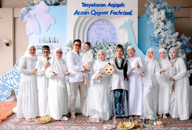 Gaya Santun Ayu Ting Ting di Acara Aqiqah Keponakan, Jadi Sorotan
