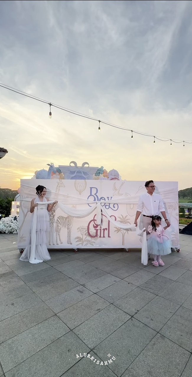 Potret Gender Reveal Selebgram Nanda Arsyinta, Digelar Meriah Undang ...