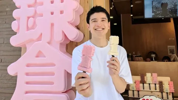 Unik Banget! Es Krim Kanji Ini Laris Manis karena Anti Meleleh