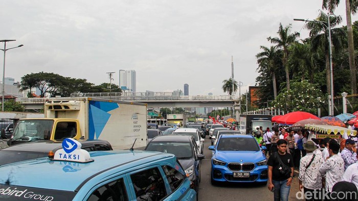 Demo Harkitnas 2026 Bikin Gatot Subroto Arah DPR Lumpuh Total