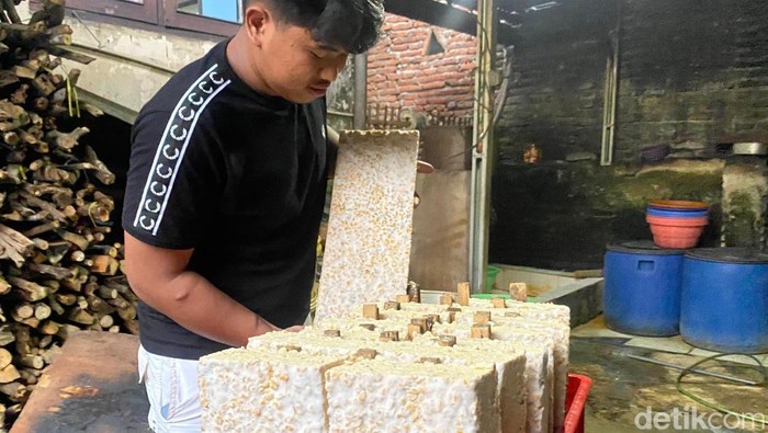 Cemasnya Pengrajin Tempe di Kota Batu Saat Dolar AS Terus Merangkak Naik