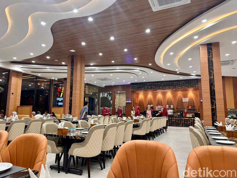 Kari Minang: Restoran Padang Premium di Depok dengan Puluhan Menu Lezat