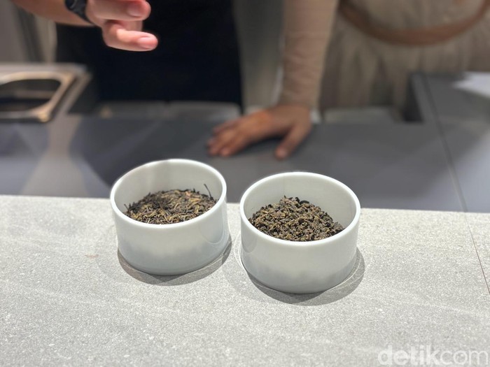 Lucunya Bernadya saat Racik Milk Tea Sendiri di Gerai Minuman Ini