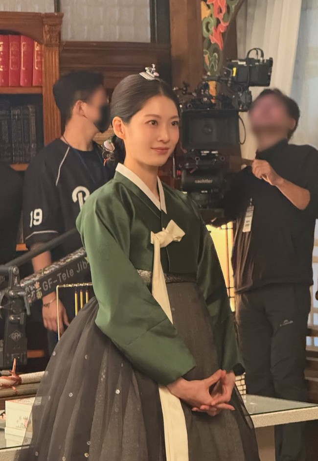 Foto: Pesona Ibu Suri 'Perfect Crown', Gong Seung Yeon Pernah Sepi Job
