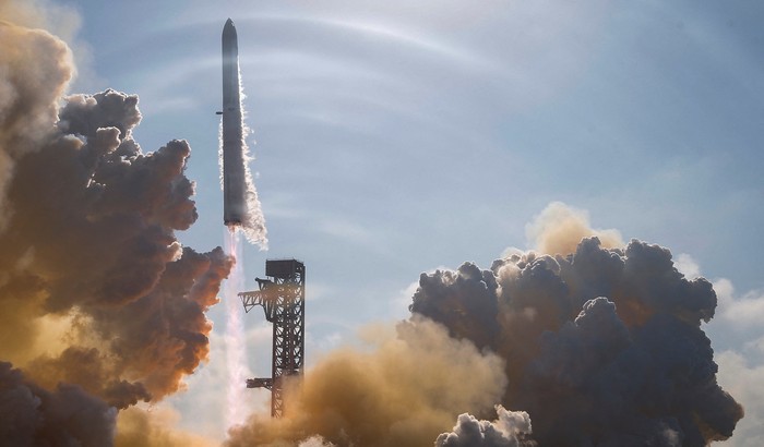 Tak Cuma Elon Musk, Ribuan Pegawai Biasa SpaceX Mendadak Tajir