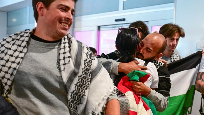 Aktivis Armada Global Sumud Disambut Haru Setibanya di Spanyol