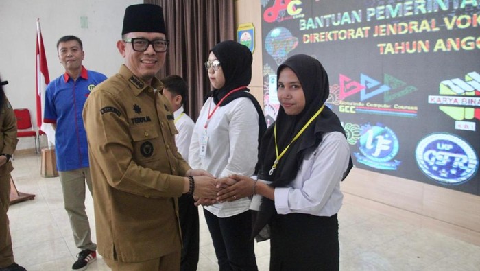 Bupati OKU Teddy Gandeng 17 Lembaga Kursus Cetak Tenaga Kerja-Wirausaha ...