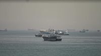 Selat Hormuz Panas Lagi! AS-Iran Saling Serang, Harga Minyak Lompat