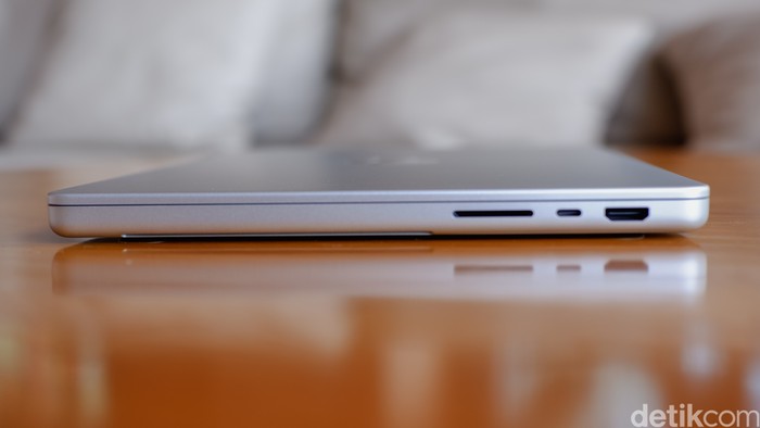 Unboxing MacBook Pro M5 Pro di RI, Laptop AI Apple Rp 40 Jutaan