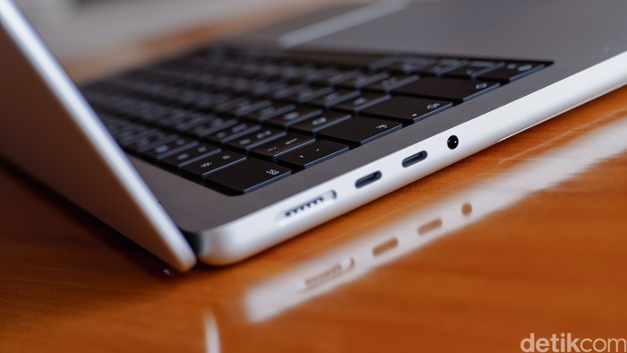 Unboxing MacBook Pro M5 Pro di RI, Laptop AI Apple Rp 40 Jutaan