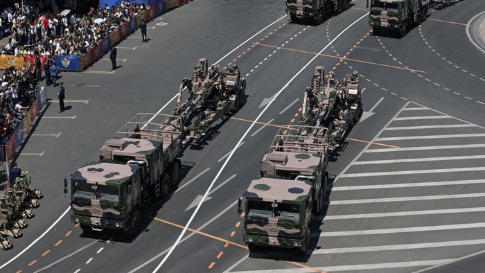 Parade Hari Republik Armenia Tampilkan Kekuatan Militer