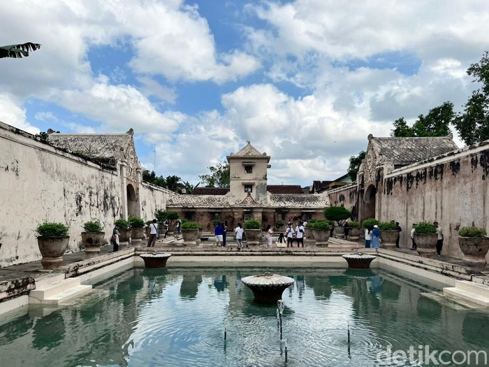 Taman Sari, Destinasi Favorit Jogja di Long Weekend