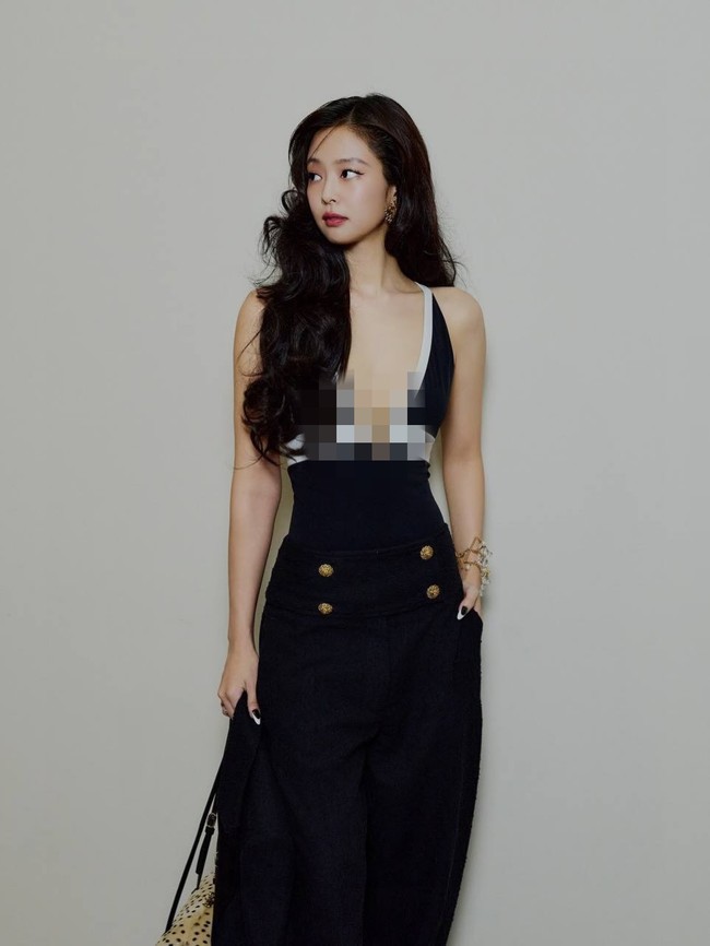 Gaya Baddie Jennie BLACKPINK di Show Chanel, Berbalut Bra Saat After Party