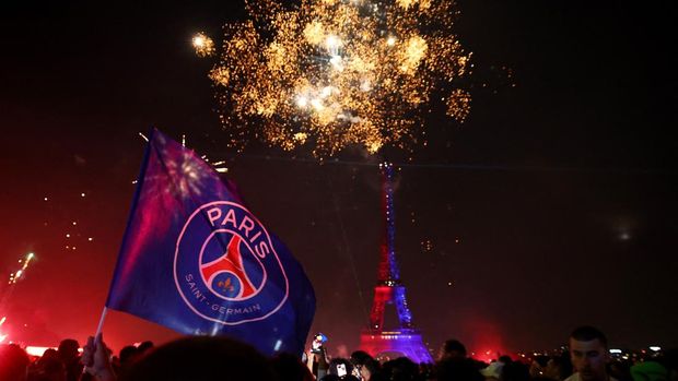Menara Eiffel Bersinar Biru-Merah, Pesta Juara PSG di Paris Diwarnai ...
