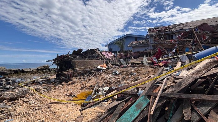 Kondisi Rumah Hancur di Biak Numfor Akibat Ledakan Bom Sisa Perang Dunia II