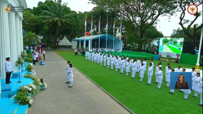 Kepala BPIP Pimpin Upacara Penurunan Bendera Merah Putih di Hari Lahir ...