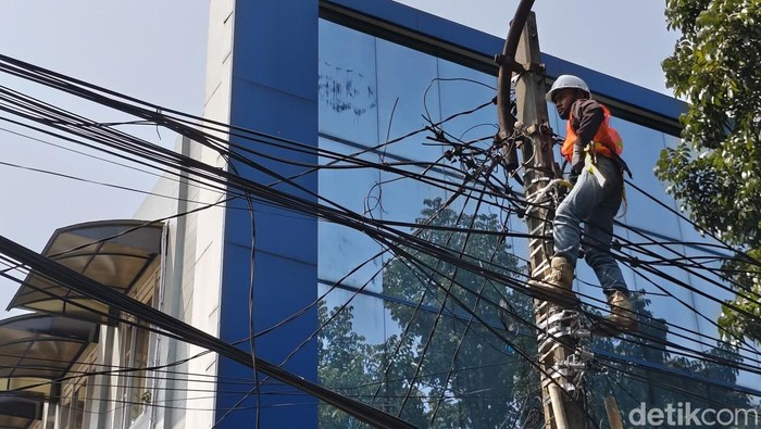 Pemkot Bandung Tunda Potong Kabel Internet di Asia Afrika