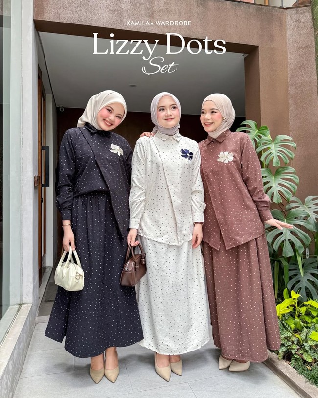 6 Ide Padu Padan Hijab dan Kemeja Polkadot yang Tren Lagi