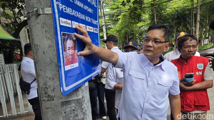 Dishub Surabaya Pasang Foto Jukir Resmi di Rambu Digital, Ini Tujuannya