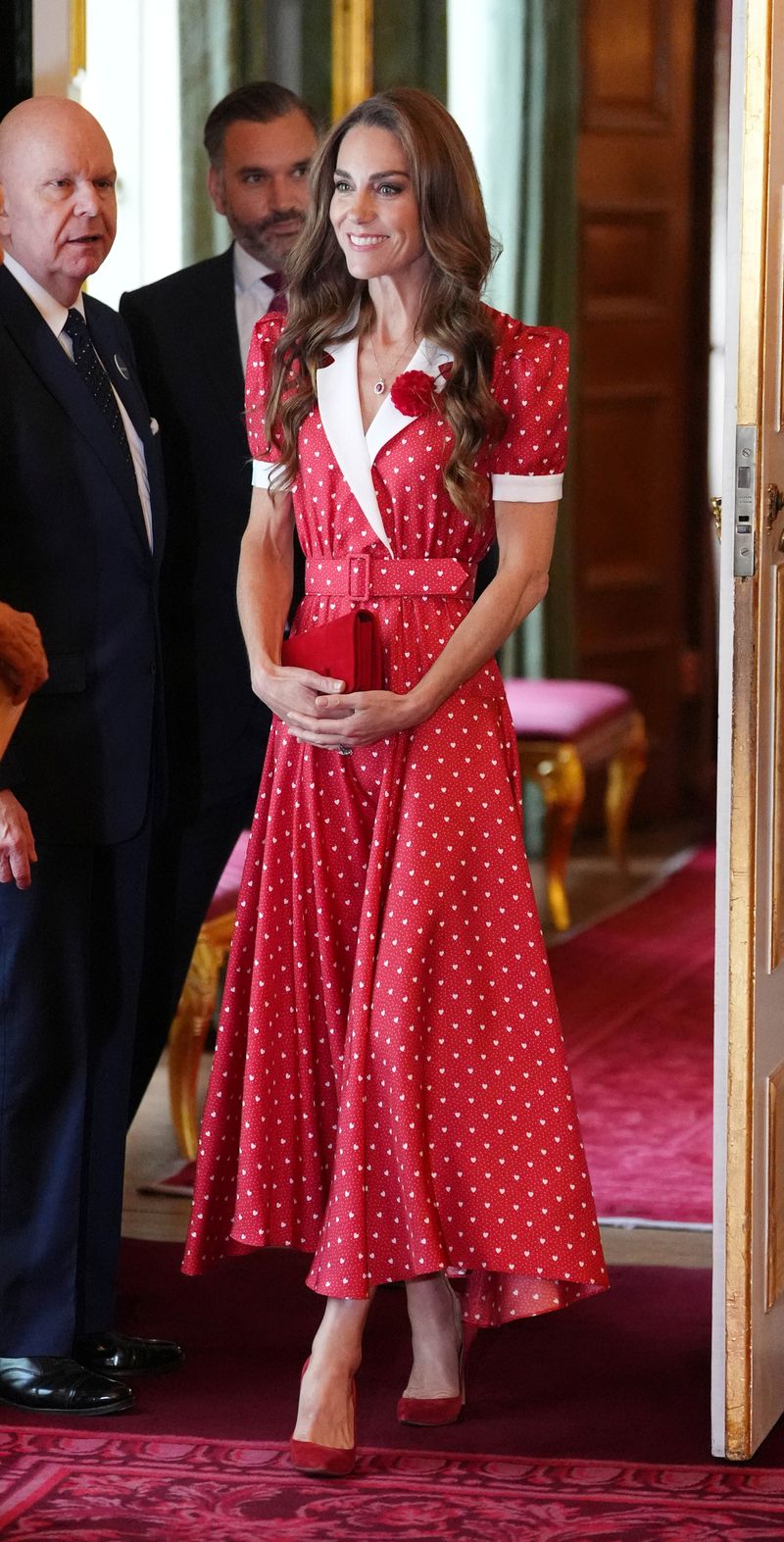 Kate Middleton Pakai Anting Ruby di Kegiatan Kanker, Tersirat Makna ...