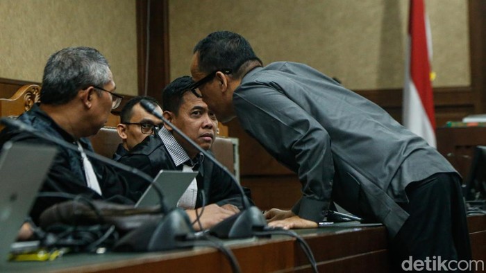 Jelang Sidang Putusan, Immanuel Ebenezer Terima Wayang Bima dari Pendukung