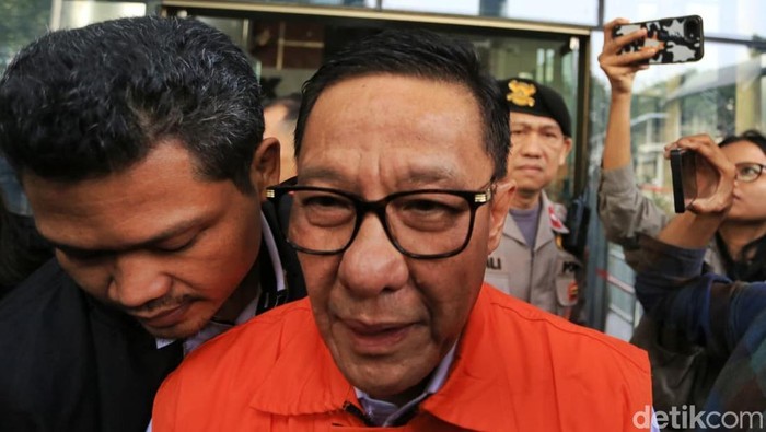 Mantan Plt Dirjen Imigrasi Saffar Godam Ditahan KPK dalam OTT Jakbar