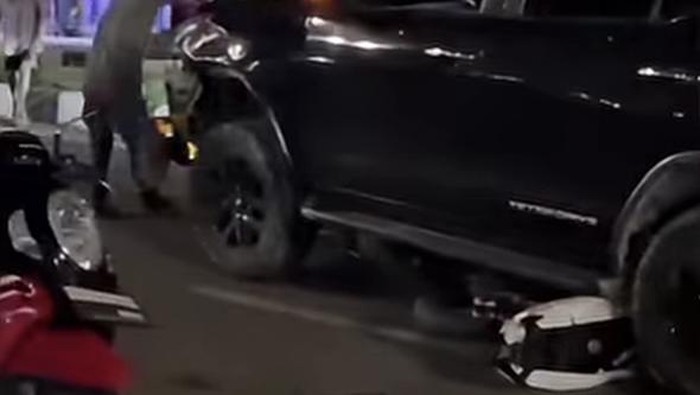 Geng Motor Bikin Onar di Eks MTQ Kendari, 2 Kendaraan Pelaku Ditabrak Mobil