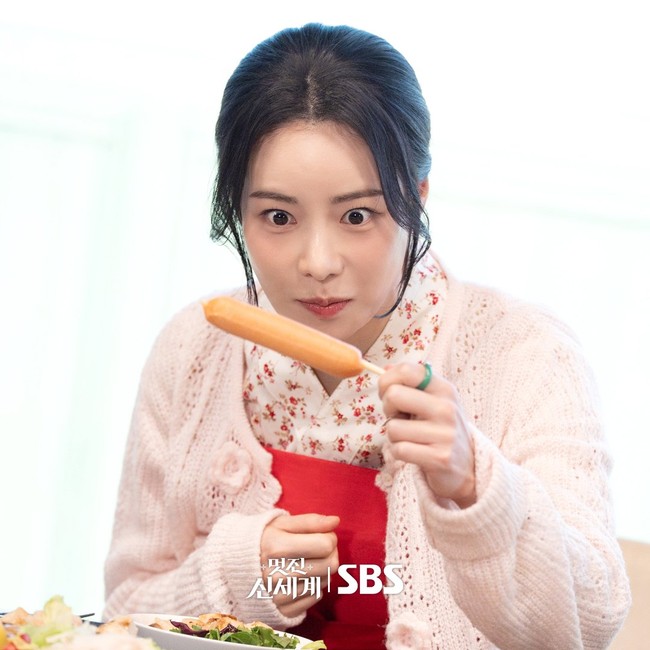 Gaya Lim Ji Yeon Pakai Hanbok Modern di My Royal Nemesis, Bikin Kepincut