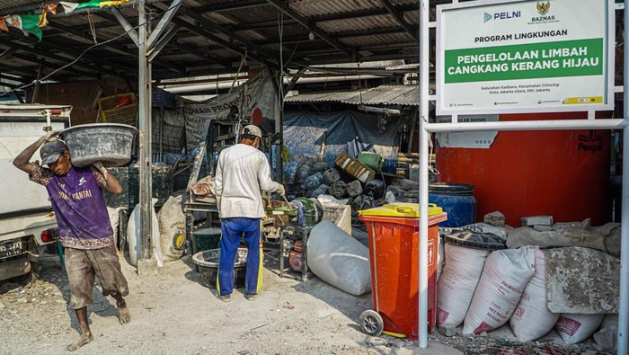Dari Sampah Jadi Berkah, Cangkang Kerang Hijau Disulap Jadi Paving Block