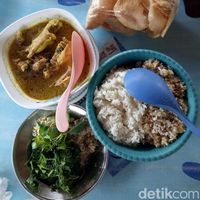 Nasi Tiwul Opor Ayam Kampung Mak Poni, Cita Rasa Jawa di Tanah Borneo