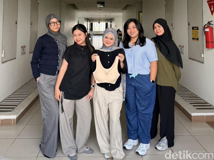 Viral Mahasiswi UI Bikin Karya Inovasi Bra Magnet untuk Lansia ...