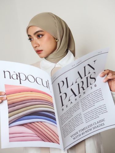 Ayudia Bing Slamet Kolaborasi dengan Brand naPocut Rilis 40 Warna Hijab
