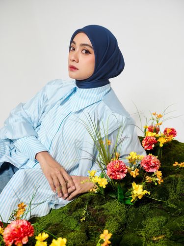 Ayudia Bing Slamet Kolaborasi dengan Brand naPocut Rilis 40 Warna Hijab
