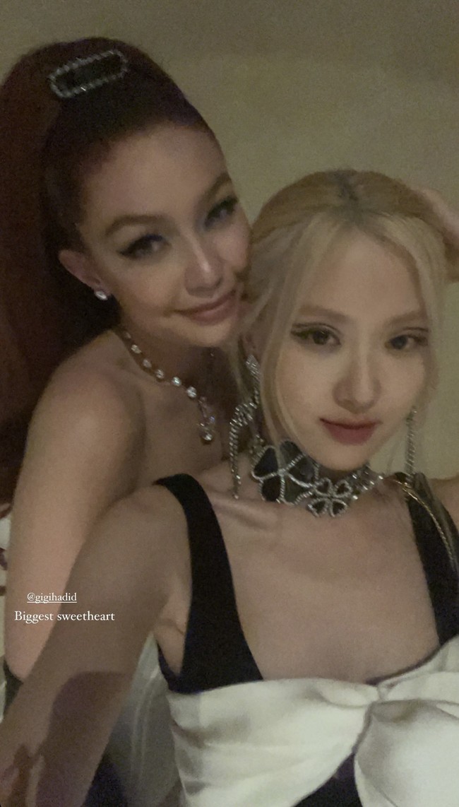 Viral Rose Curse, 7 Artis Putus Usai Foto Bareng ROSE, Terbaru Ariana ...