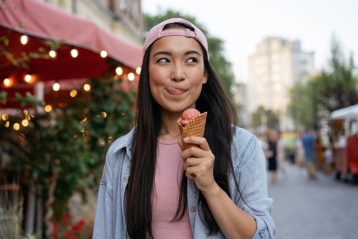 Jangan Keburu Takut Gemuk! Makan Es Krim Punya Manfaat Sehat Ini