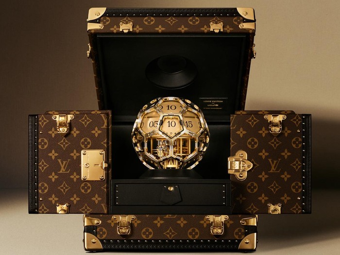 Spesial Piala Dunia, Louis Vuitton Lelang Jam Berlian Satu-satunya di Dunia