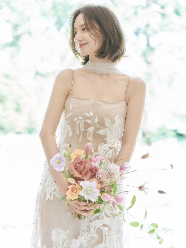 Bukan Scene Drakor, Moon Chae Won Pamer Foto Prewedding Jelang Menikah