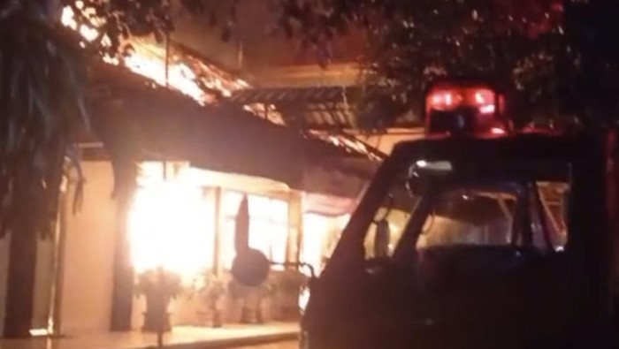 Tiga Ruangan di MTsN 1 Kota Kediri Hangus Terbakar