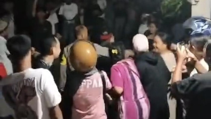 2 Lurah Kendari Digerebek Pesta Miras di Kantor Saat Cekcok soal Tarif ...