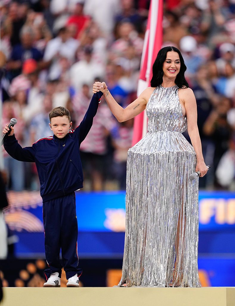 Gaun Katy Perry di Pembukaan Pildun 2026 Jadi Sorotan, Disebut Mirip ...